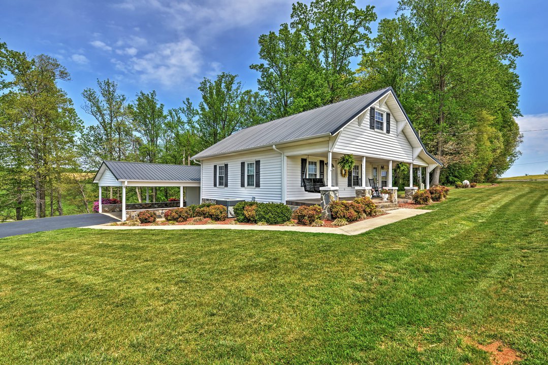 Dobson Farmhouse - Yadkin Valley, NC