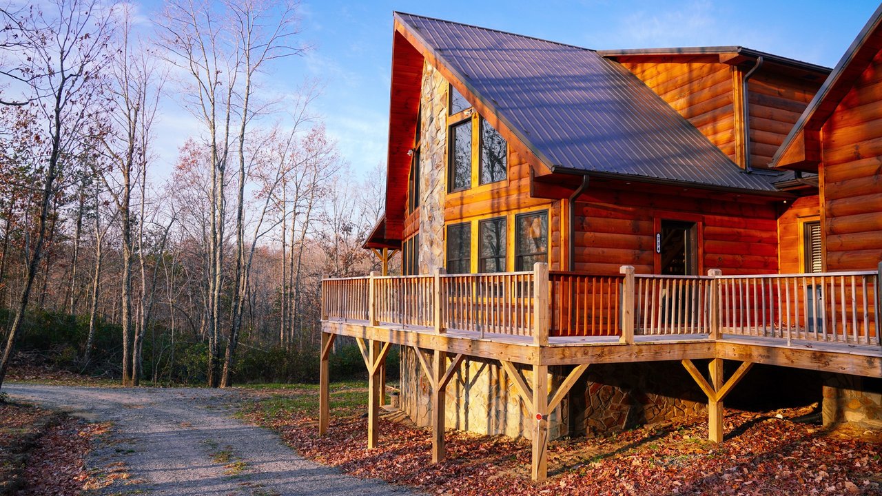 Lazy Bear Lodge - Yadkin Valley, NC