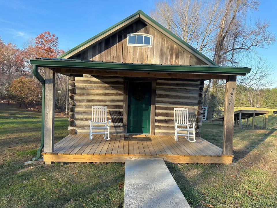 Raven Knob Cabin Rental - Yadkin Valley, NC