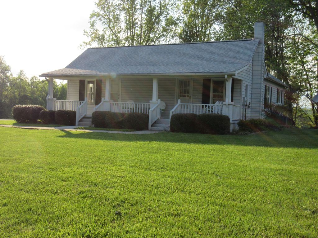 George and Sally's Farmhouse - Yadkin Valley, NC